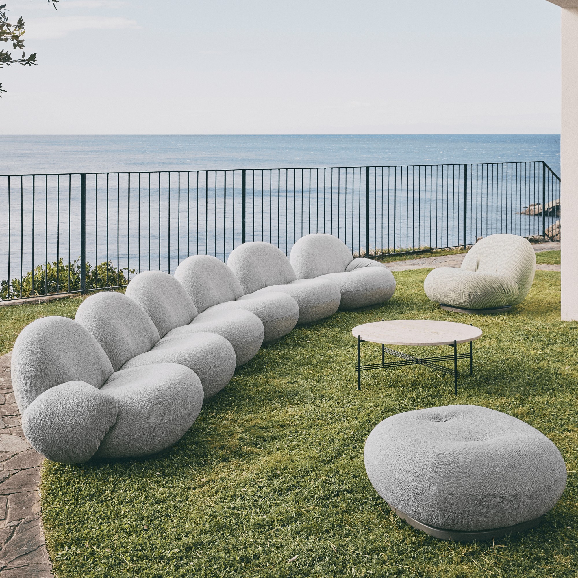 PACHA outdoor ottoman - LIMONTA LORKEY 40 - Gubi